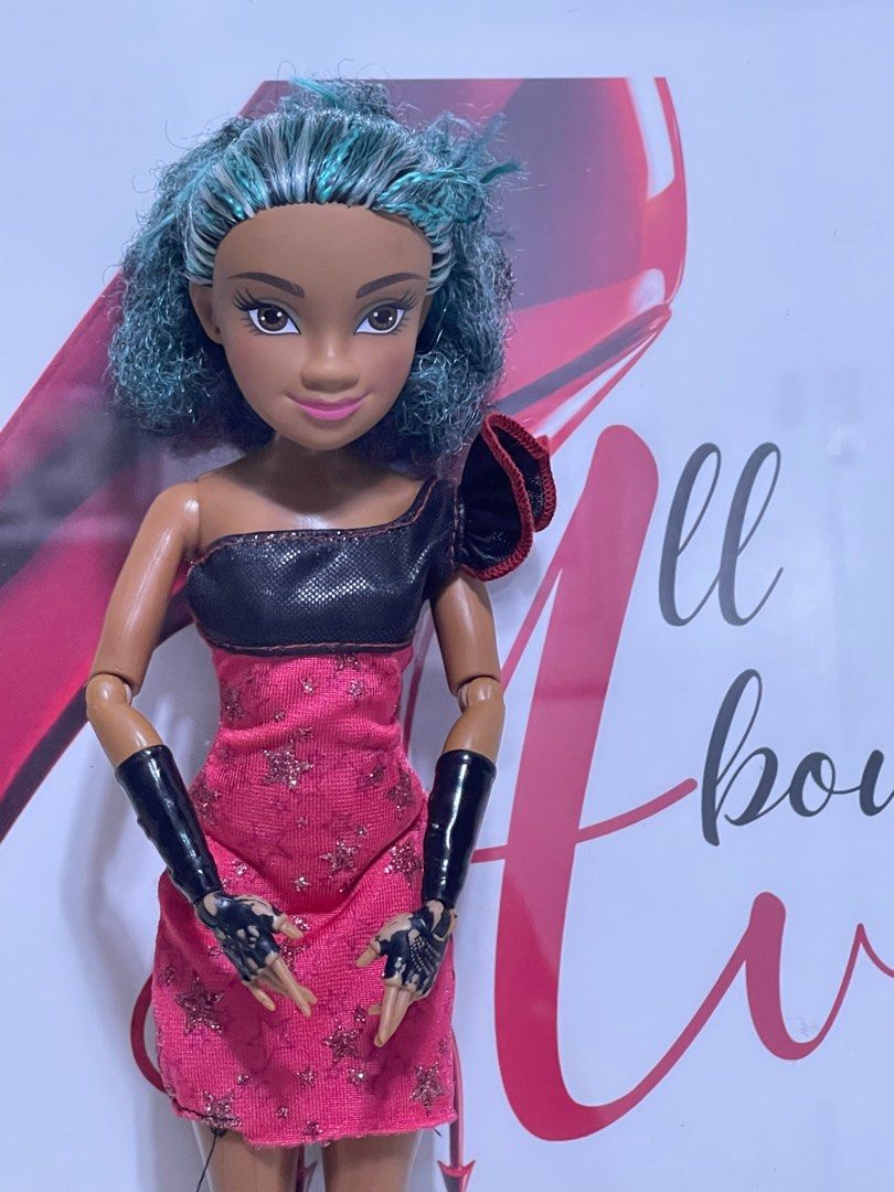 Elsa, MH Clawdeen Wolf, Little Pony Rarity, Descendants Uma on Carousell