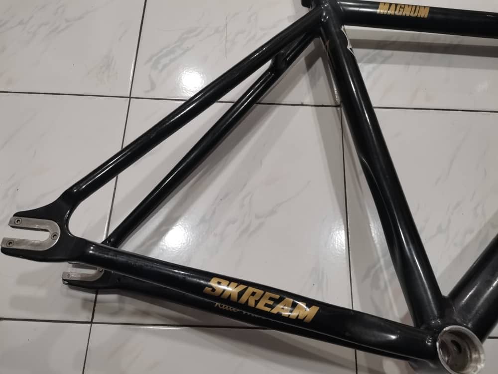 Fixed gear skream magnum fixie frame set, Sports Equipment, Bicycles ...