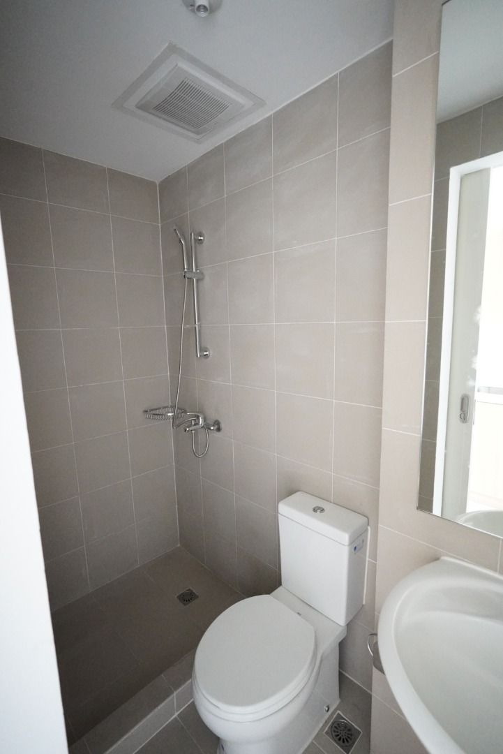 COMM15XXRW-SALE For Sale Studio Unit Bare Type with Balcony in The ...