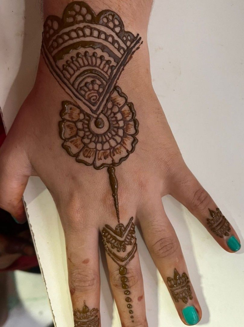 henna raya 2023@kaki bukit, Lifestyle Services, Others on Carousell