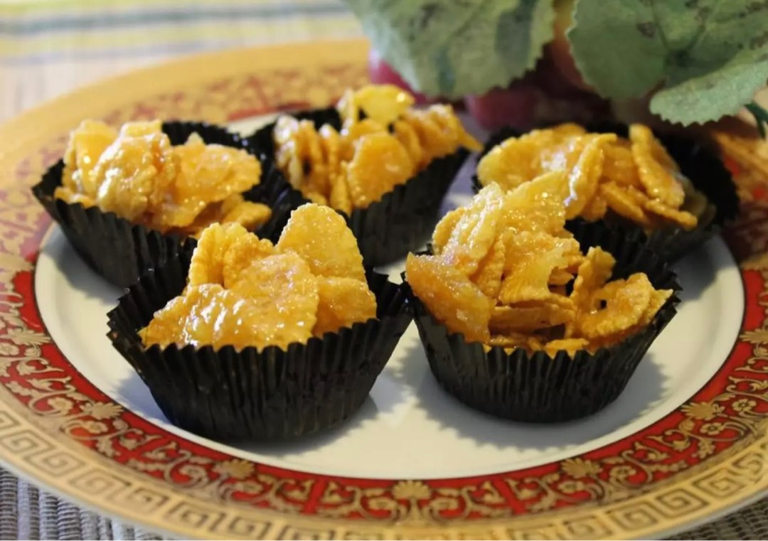 Honey Cornflakes, Food & Drinks, Homemade Bakes on Carousell