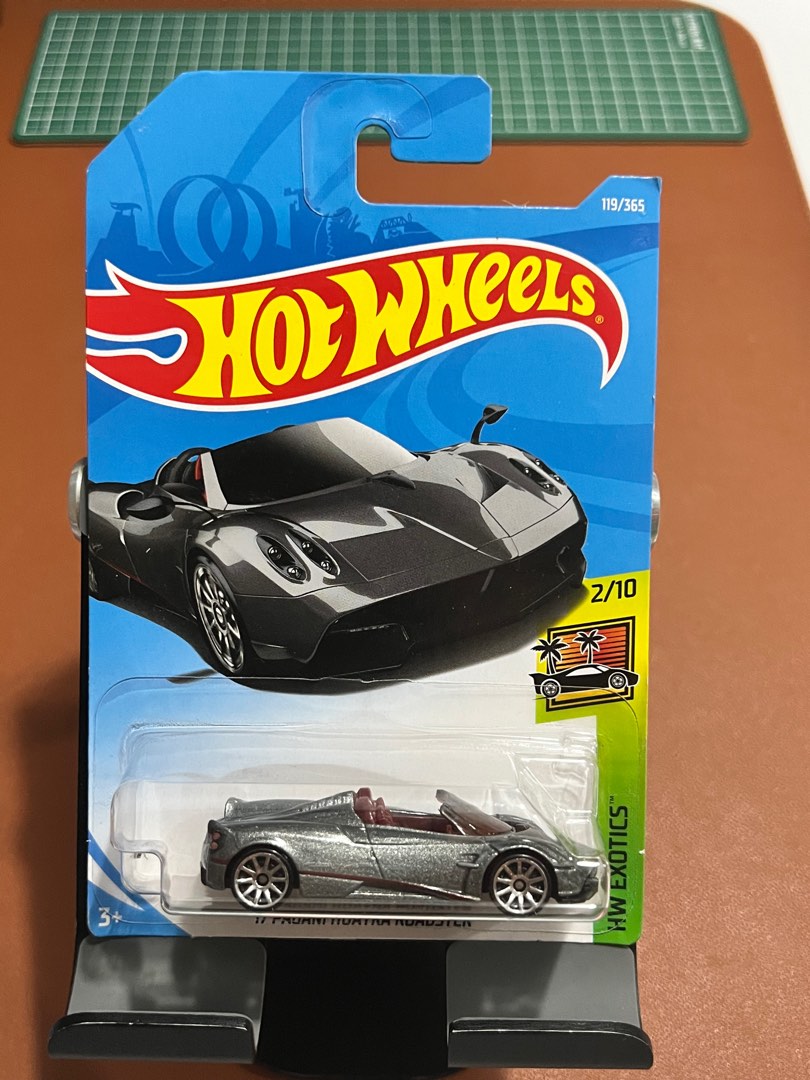Hot Wheels Pagani Huayra Roadster (Grey Race Stripes), Hobbies & Toys ...