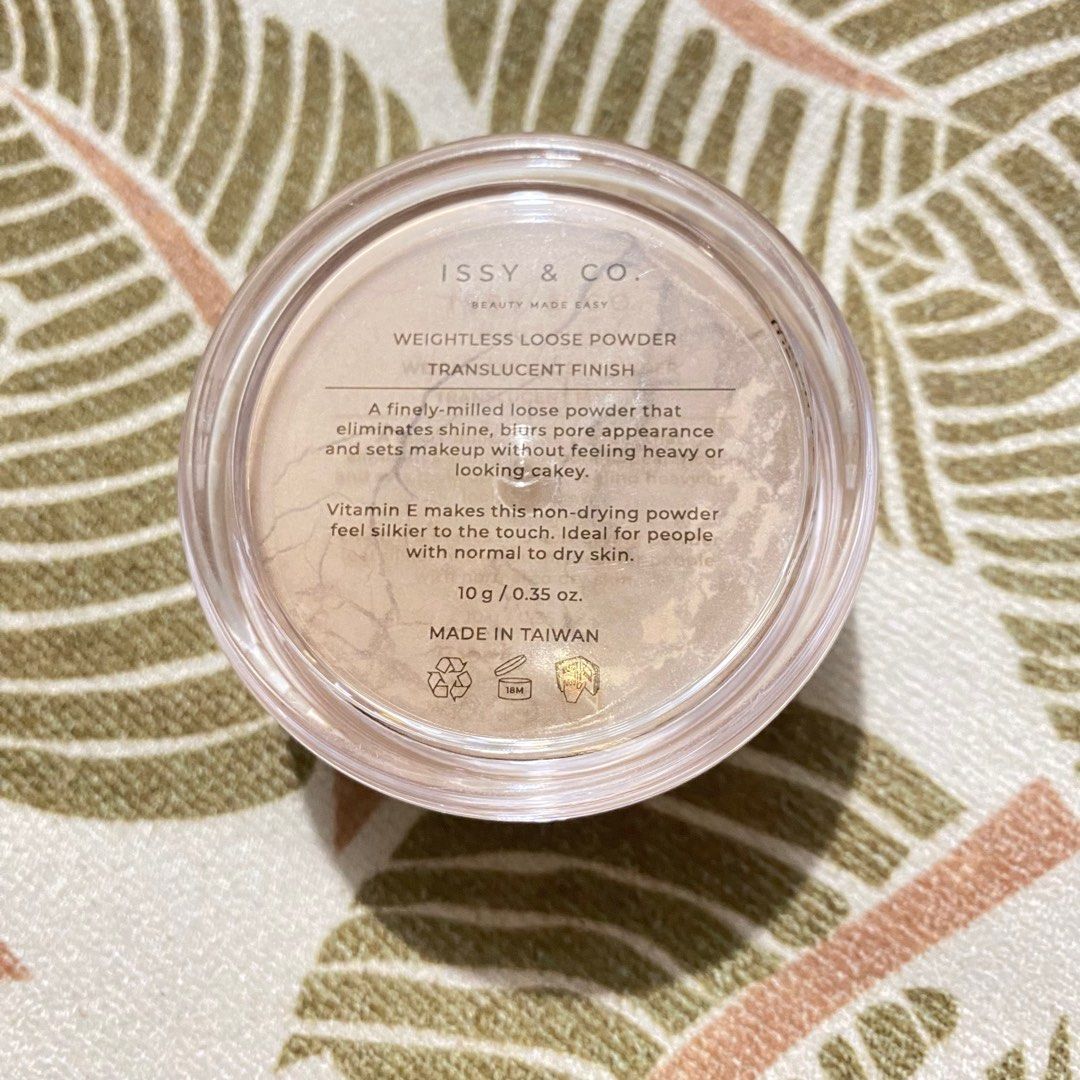 Issy & Co. Powder on Carousell