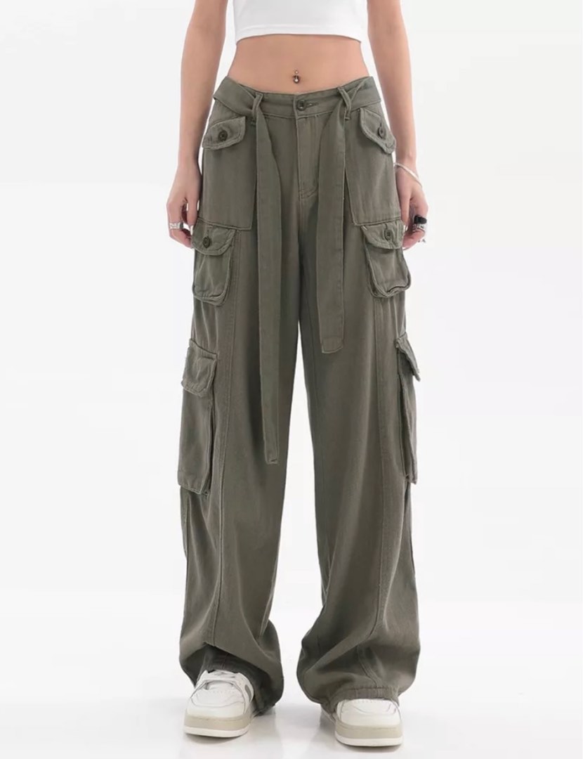Low waisted army green baggy cargo pants, Women's Fashion, Bottoms ...