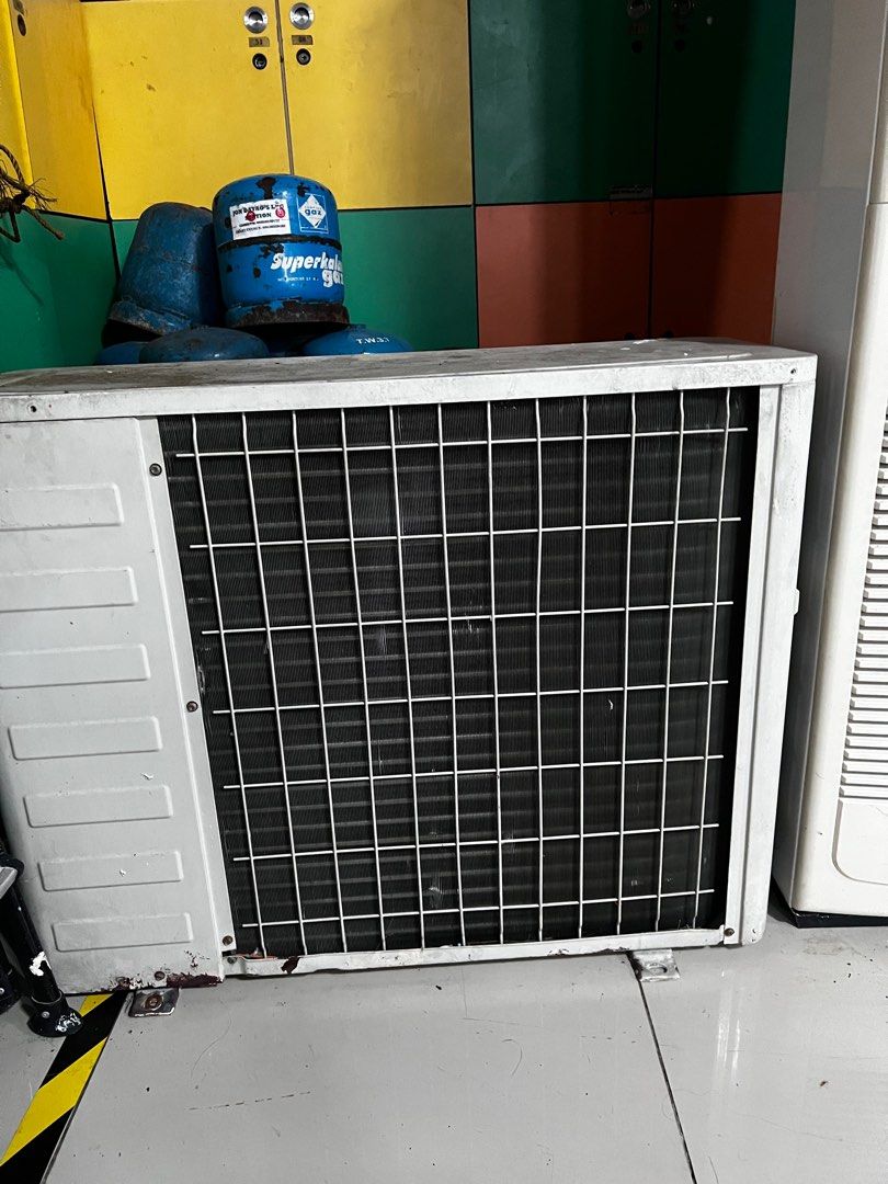 Matrix floor mounted aircon on Carousell