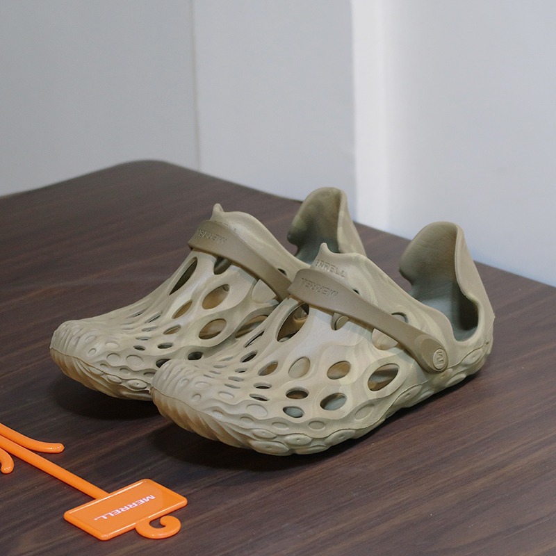 MERRELL Hydro Moc 9 US Hydro clogs not crocs, Men's Fashion, Footwear ...