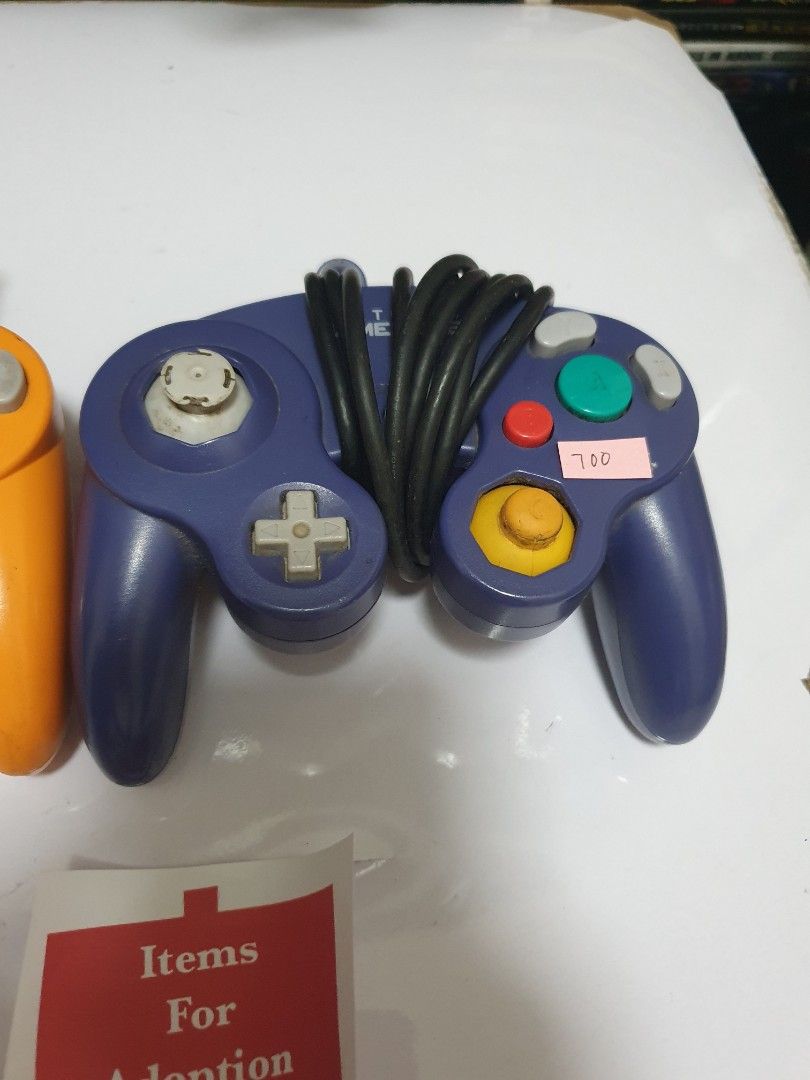 Original Nintendo Gamecube Controllers (Nintendo Gamecube and Wii ...