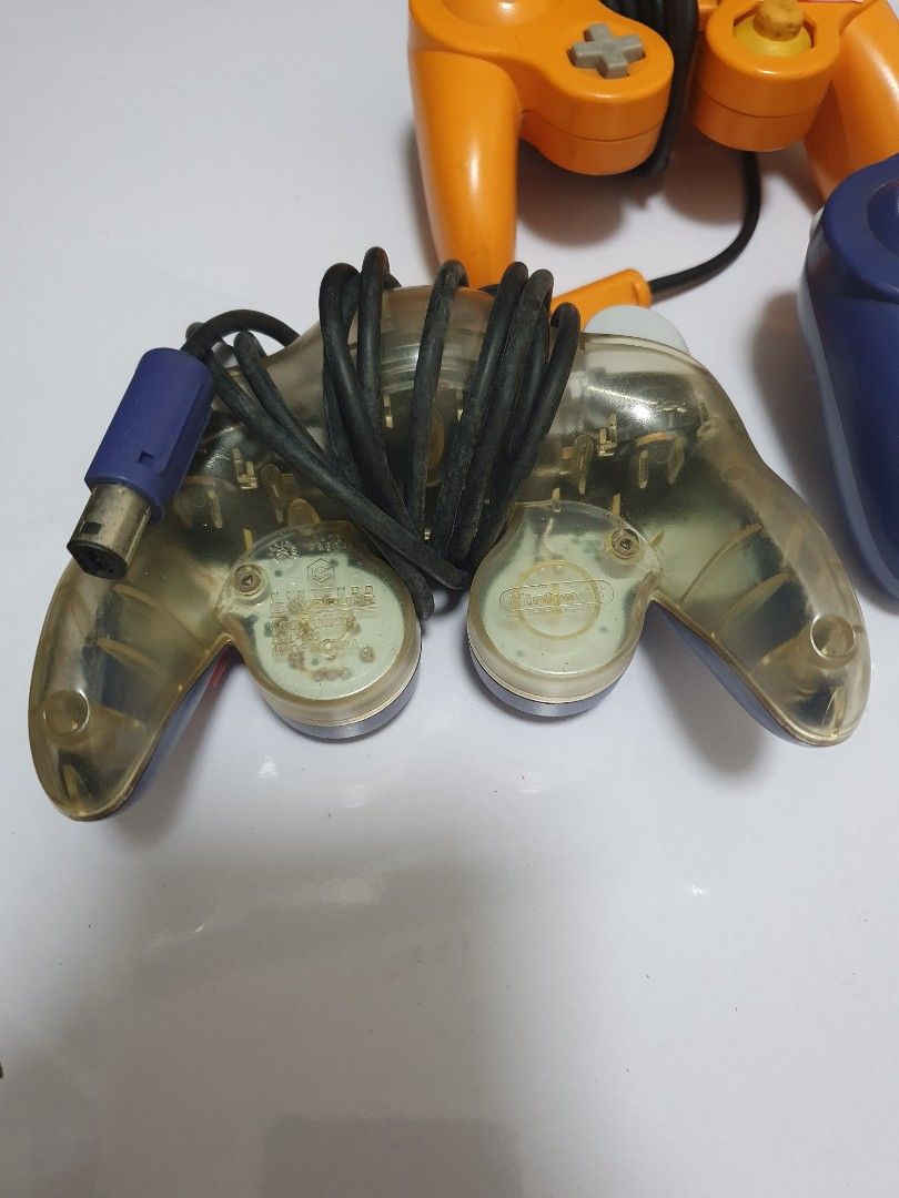 Original Nintendo Gamecube Controllers (Nintendo Gamecube and Wii ...