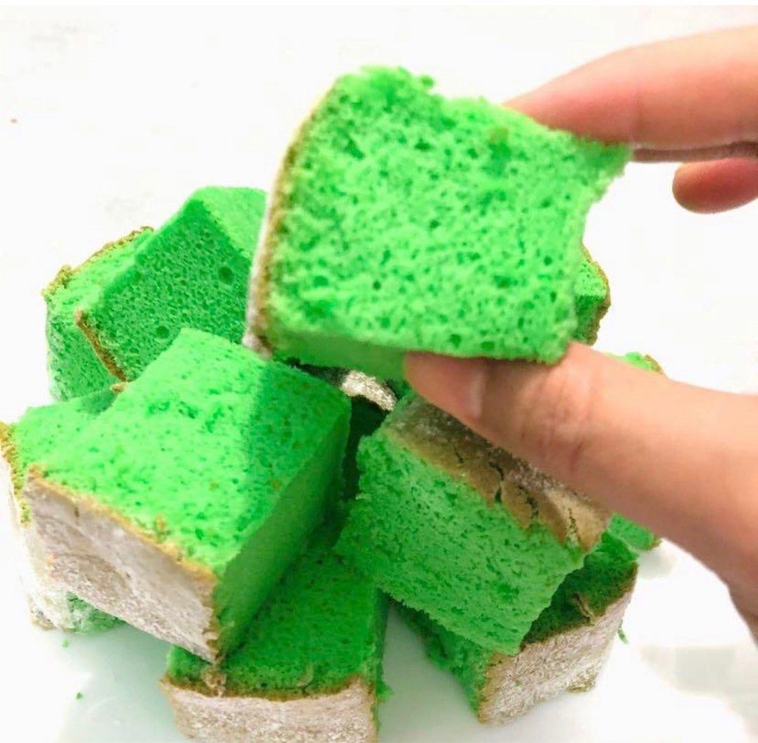 Pandan Steam Cake, Food & Drinks, Homemade Bakes on Carousell