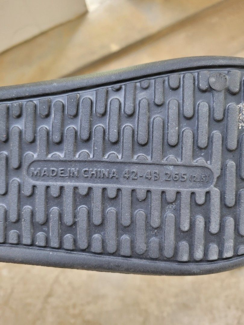 Posee slides slippers, Men's Fashion, Footwear, Flipflops and Slides on ...