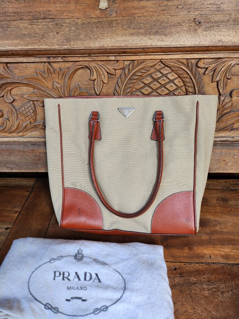Prada authentic, Barang Mewah, Tas & Dompet di Carousell
