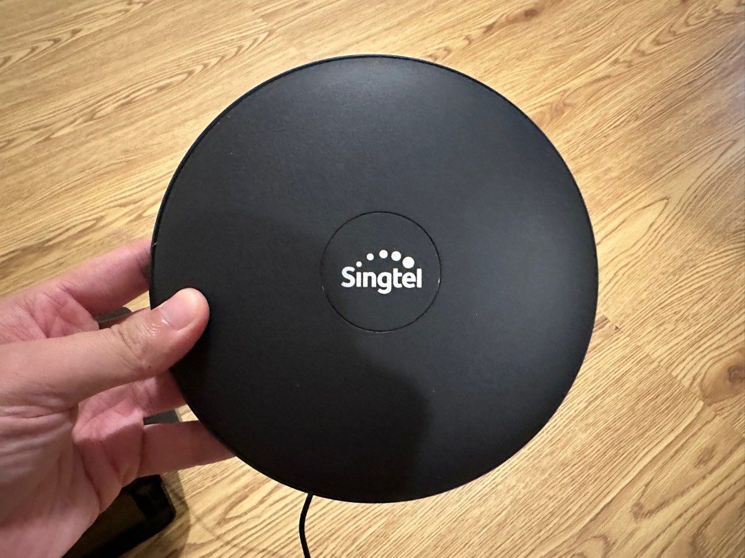 Singtel Mesh Router and mesh extender full set, TV & Home Appliances ...