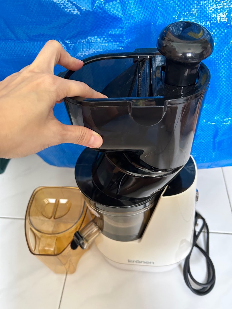 Kronen Slow juicer, TV & Home Appliances, Kitchen Appliances, Juicers ...