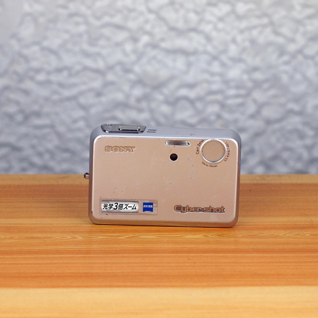 Sony Cybershot T3 Digital Camera, Photography, Cameras on Carousell