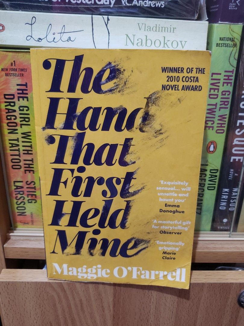 The Hand that First Held Mine by Maggie O'Farrell on Carousell