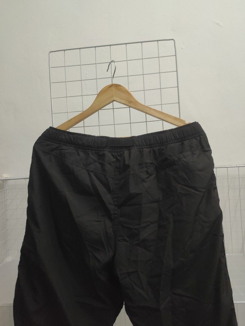 Uniqlo tracksuit original pocket tepi, Men's Fashion, Bottoms, Joggers ...