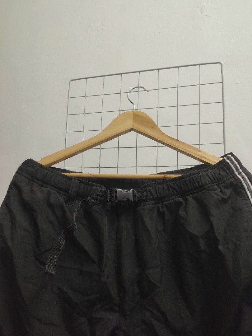 Uniqlo tracksuit original pocket tepi, Men's Fashion, Bottoms, Joggers ...