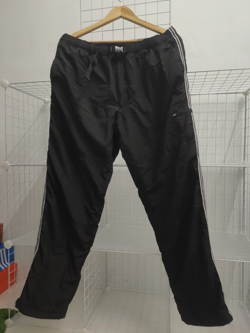 Uniqlo tracksuit original pocket tepi, Men's Fashion, Bottoms, Joggers ...