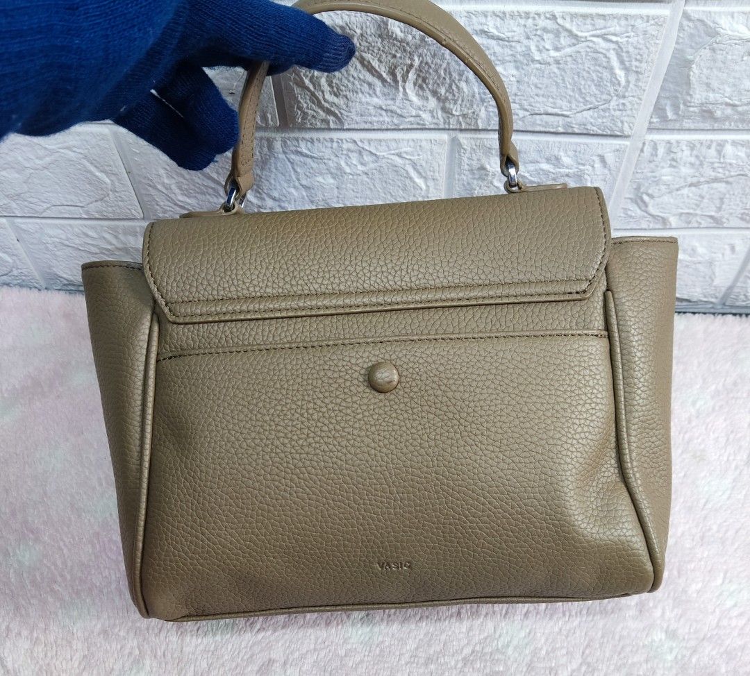 Vasic Ever Handbag, Women's Fashion, Bags & Wallets, Tote Bags on Carousell