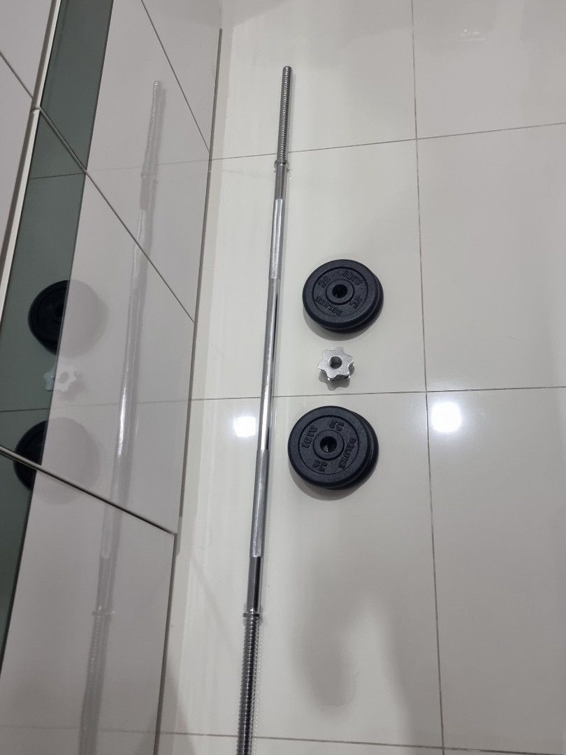 Weighted bar with 4x 2.5kg and lock, Sports Equipment, Exercise ...