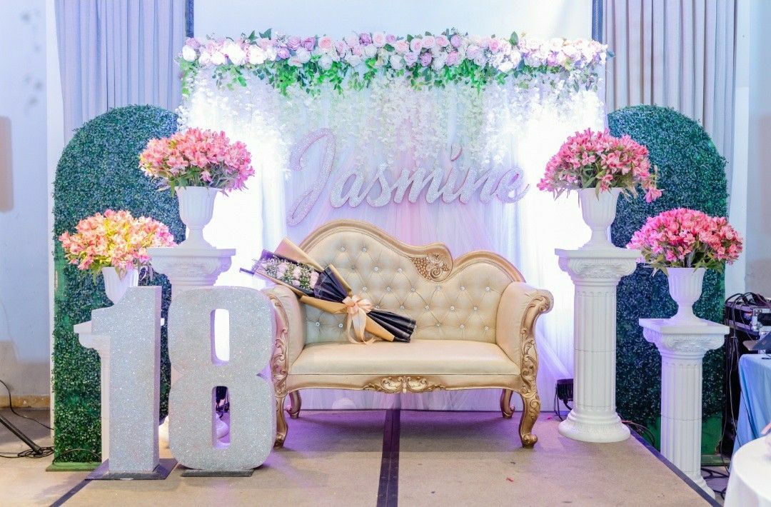 18 Number Standee, Hobbies & Toys, Stationary & Craft, Occasions ...