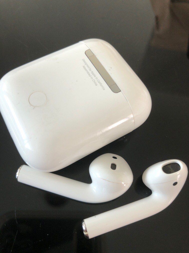 Airpod 1st gen (AUTHENTIC), Audio, Earphones on Carousell