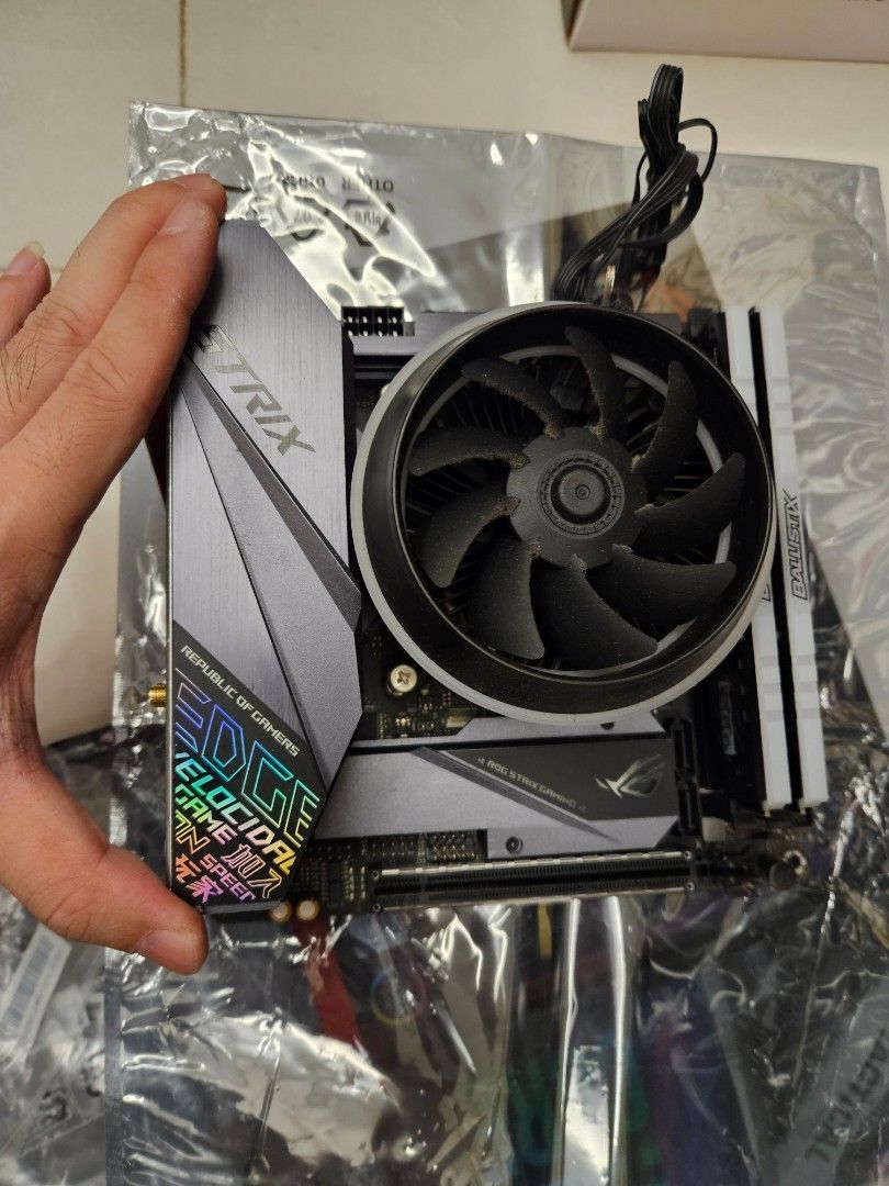 Asus Z390-I Gaming ITX + Intel 9600K, Computers & Tech, Parts & Accessories, Computer Parts on ...