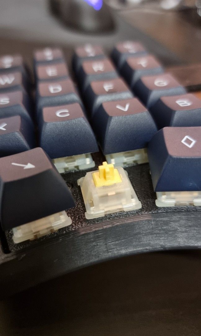 Avalanche Split Keyboard (fully assembled), Computers & Tech, Parts ...