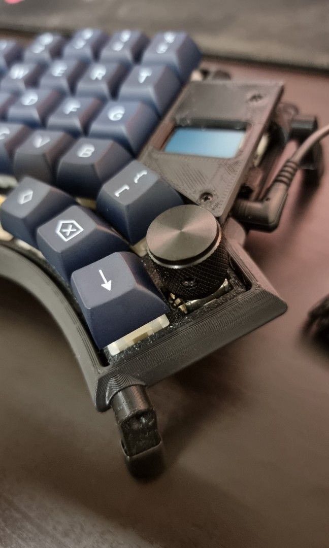 Avalanche Split Keyboard (fully assembled), Computers & Tech, Parts ...