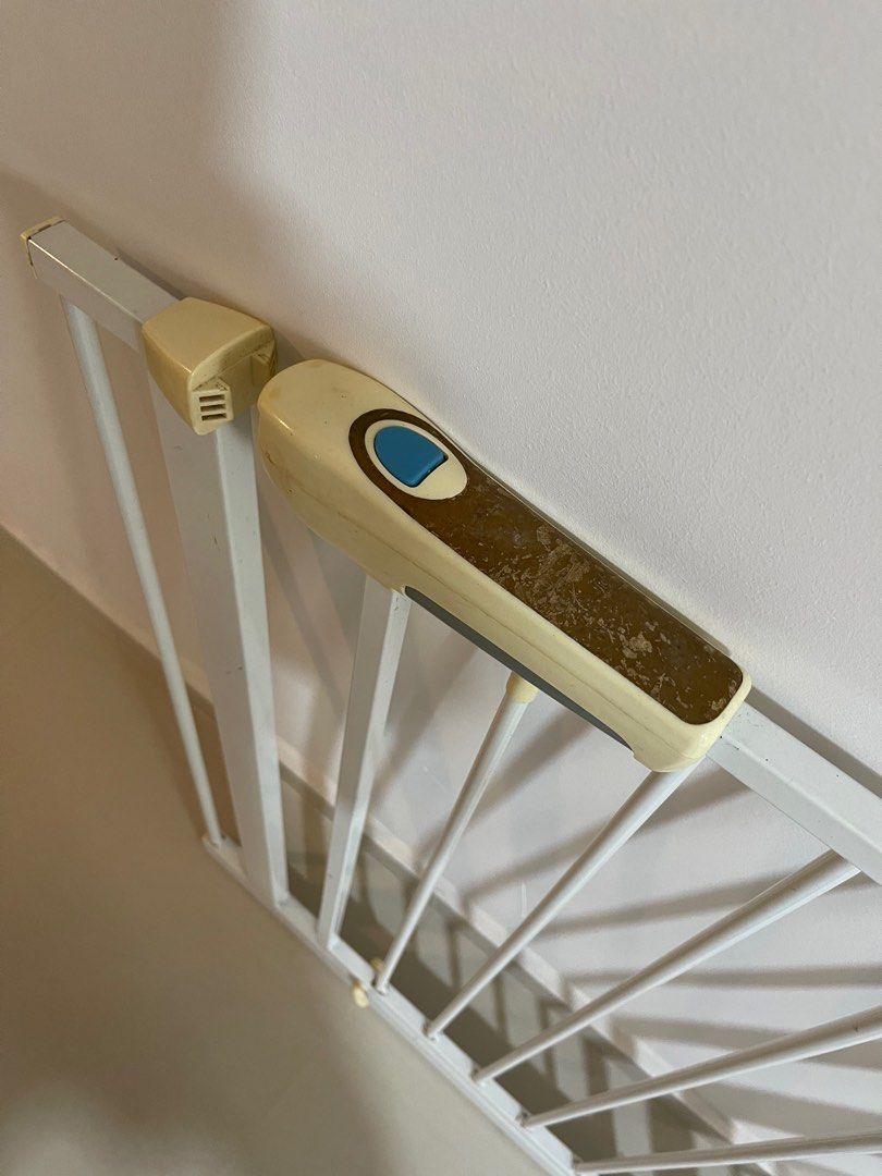 Baby Safety Gate (with extension), Babies & Kids, Baby Nursery & Kids ...
