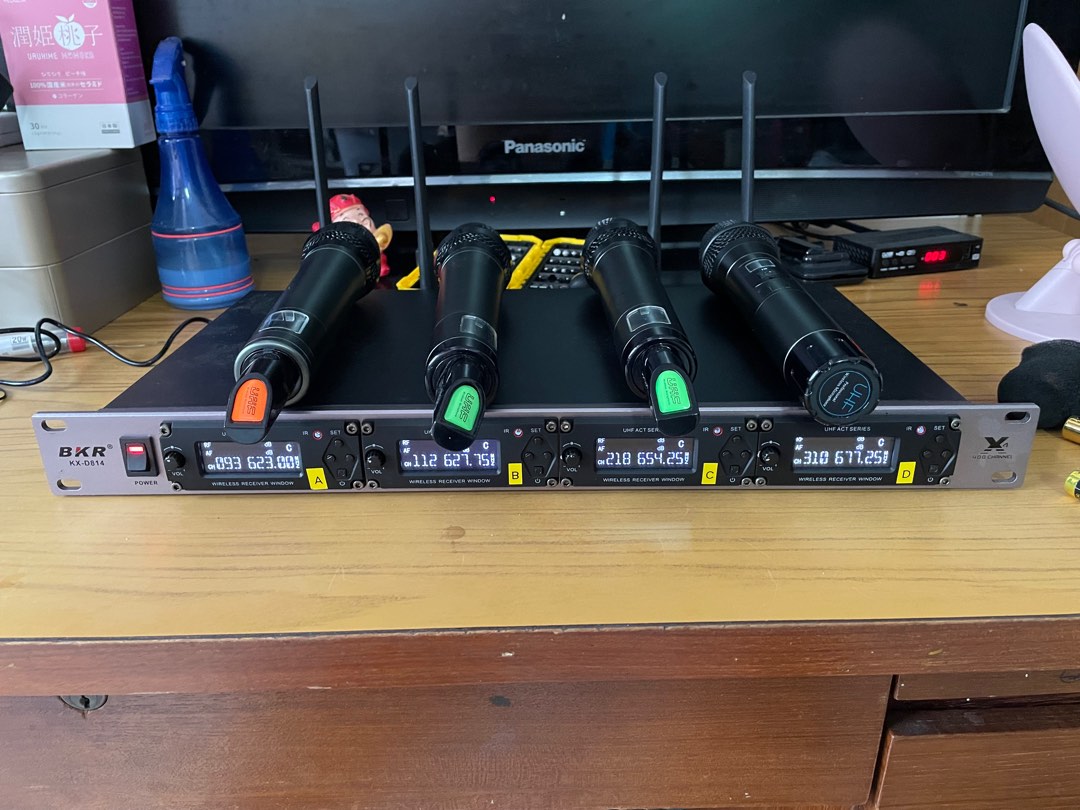 BKR KX - D 814 UHF WIRELESS MICROPHONE, Audio, Microphones on Carousell