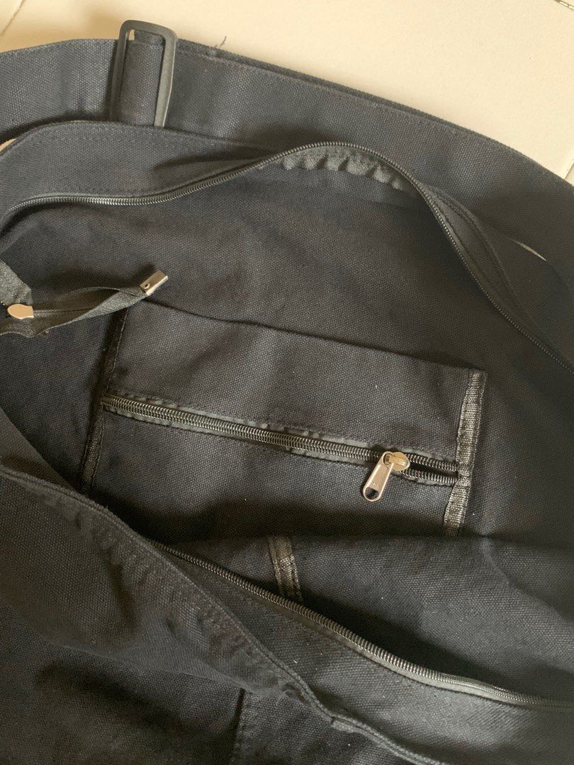 Black Basic Sling Bag, Women's Fashion, Bags & Wallets, Cross-body Bags ...