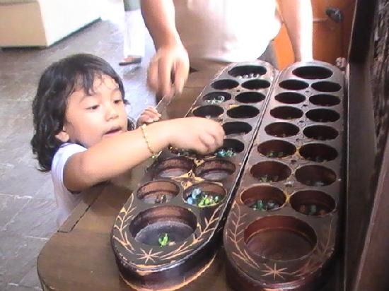 Congkak permainan tradisional melatih kemahiran anak anak, Hobbies ...