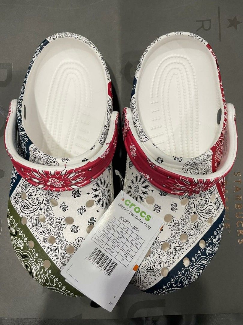 Crocs Classic Bandana Clog M6 W8, Women's Fashion, Footwear, Slippers ...