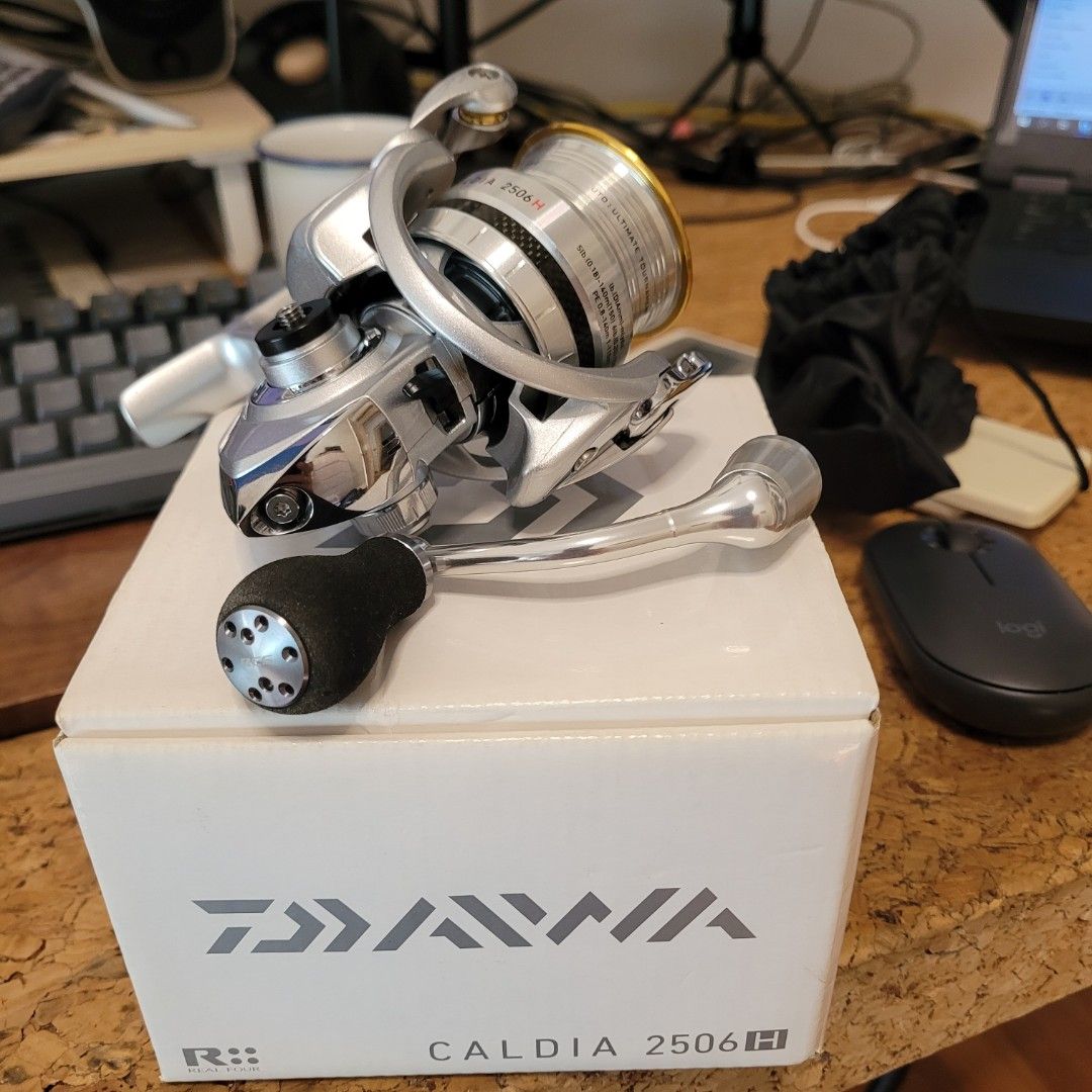 Daiwa caldia 2506h with rcs power handle, Sports Equipment, Fishing on Carousell