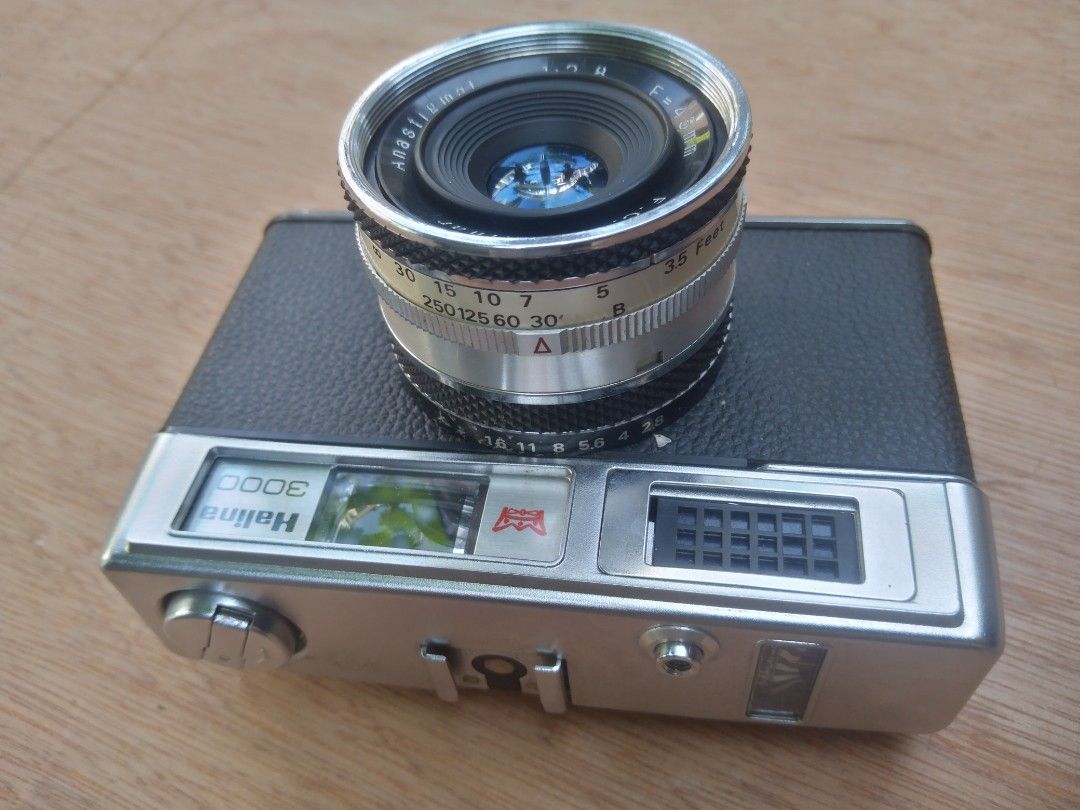 Halina 3000 film camera 1970s, Photography, Cameras on Carousell