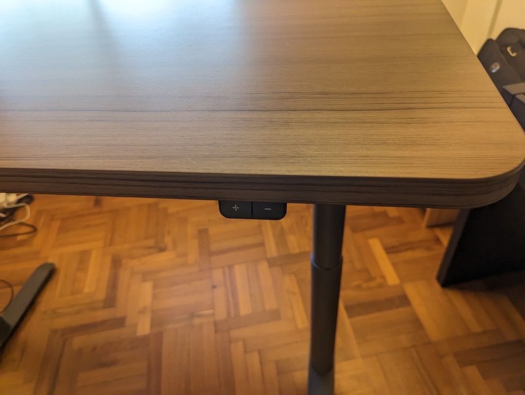 Height adjustable ergonomic office desk - Steelcase Migration SE Pro ...