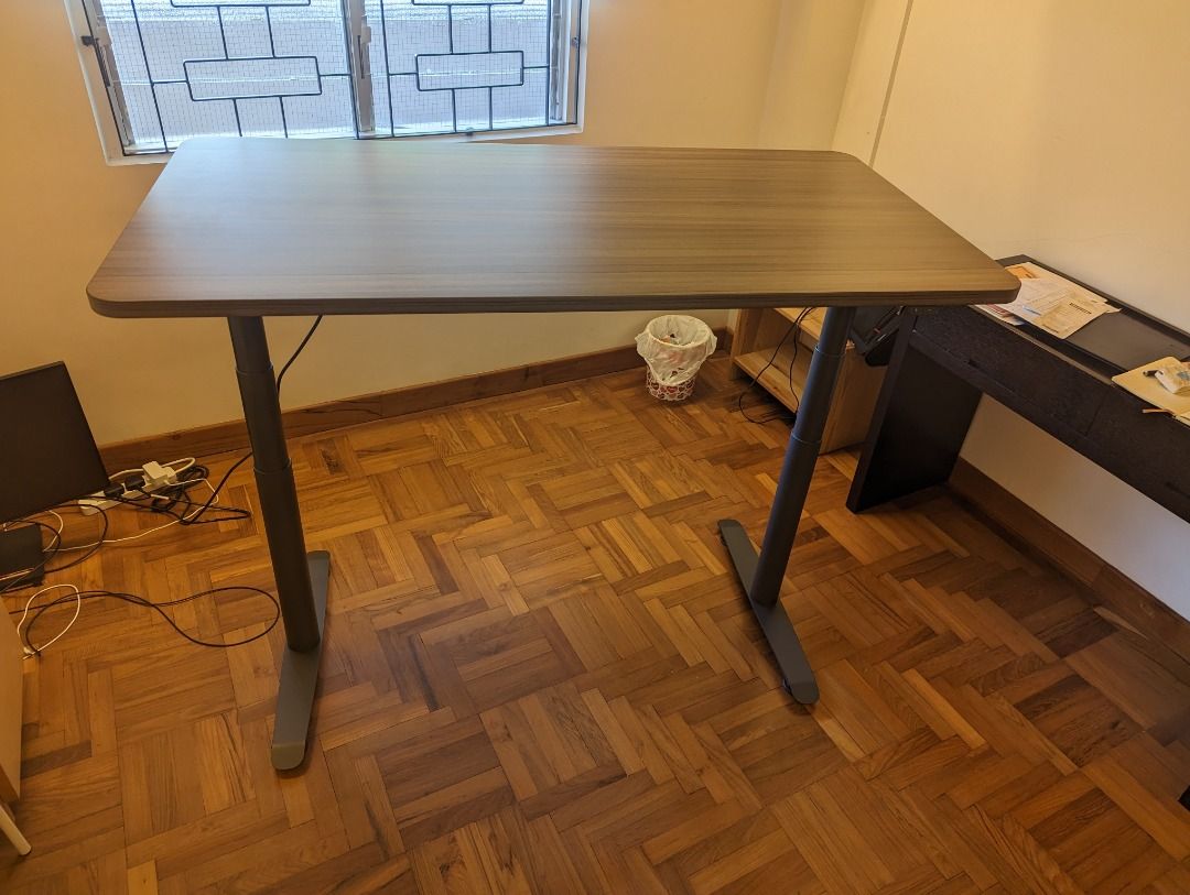 Height adjustable ergonomic office desk - Steelcase Migration SE Pro ...