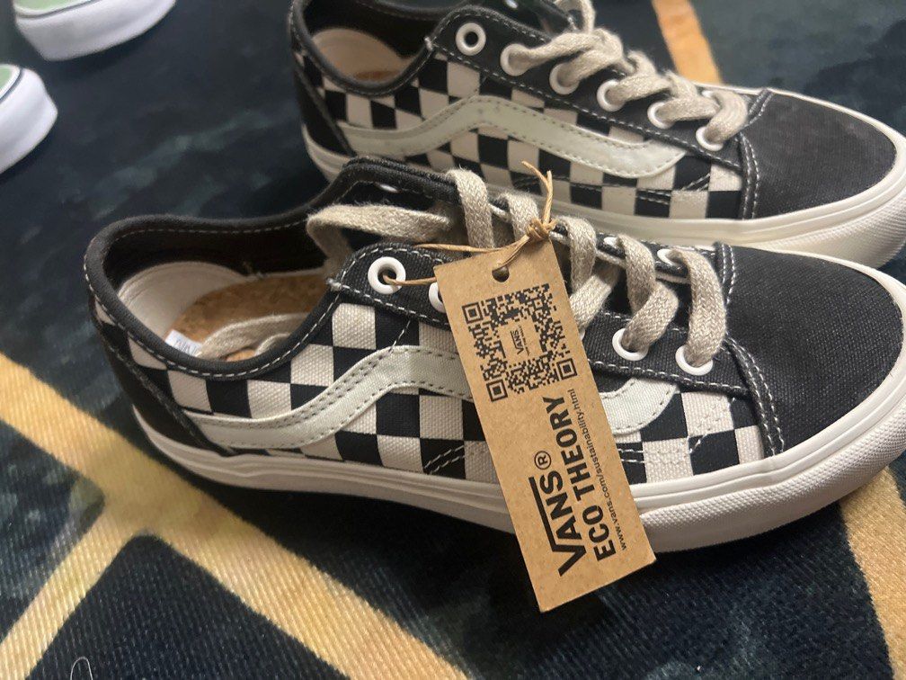 Kasut vans, Women's Fashion, Footwear, Sneakers on Carousell