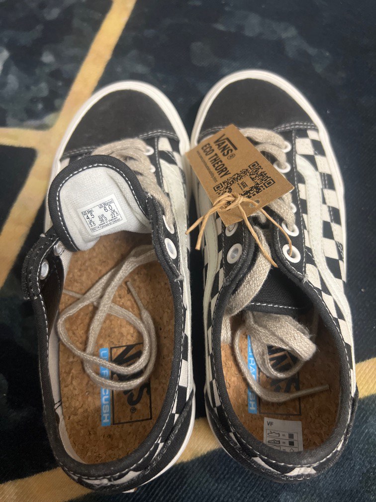 Kasut vans, Women's Fashion, Footwear, Sneakers on Carousell