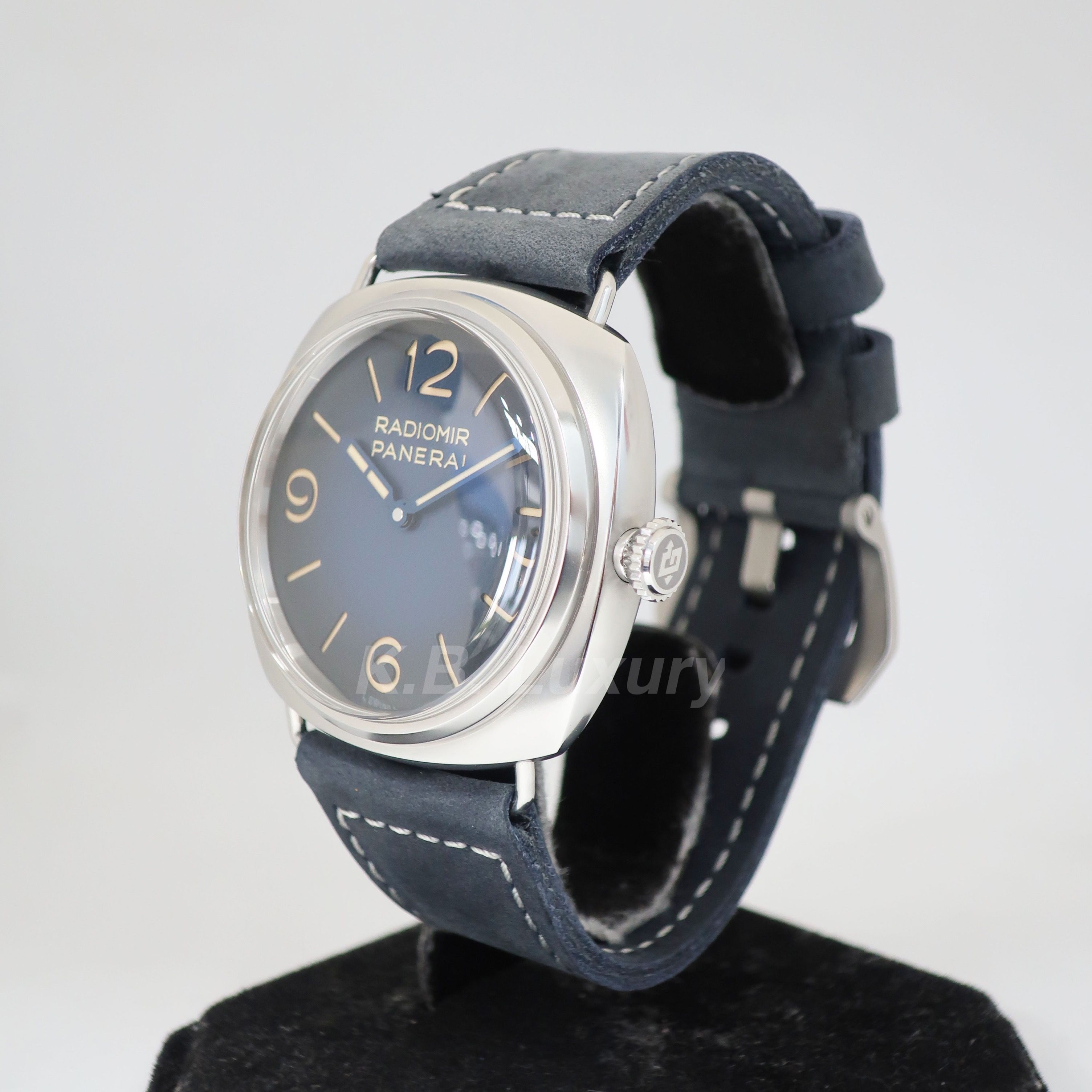 *LNIB*Panerai Radiomir Origine PAM 1335, Luxury, Watches on Carousell