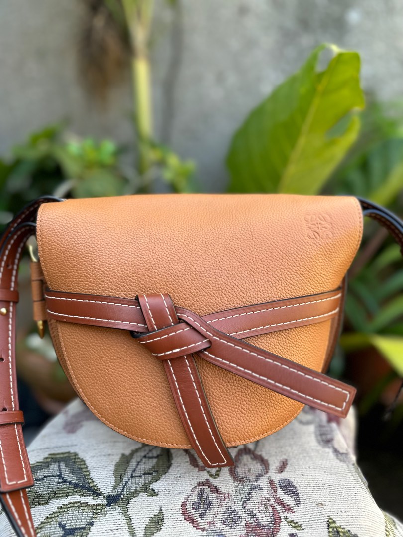 Loewe gate on Carousell