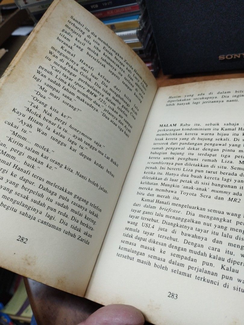 (MAL) Bunga Bukan Semusim, Hobbies & Toys, Books & Magazines ...