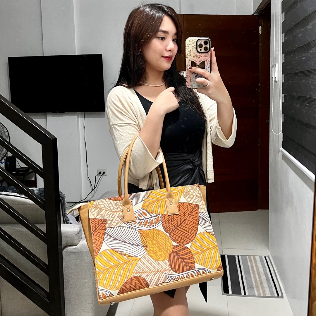 MARIKINA 15-16 INCH LAPTOP TOTE BAG ️ on Carousell
