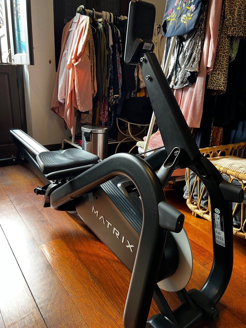 Matrix Magnetic Rower with console / Rowing machine, Sports Equipment ...