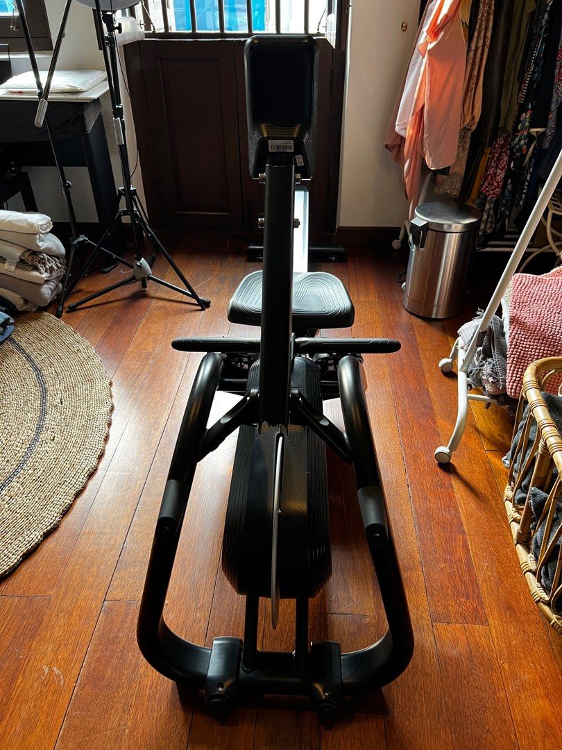 Matrix Magnetic Rower with console / Rowing machine, Sports Equipment ...