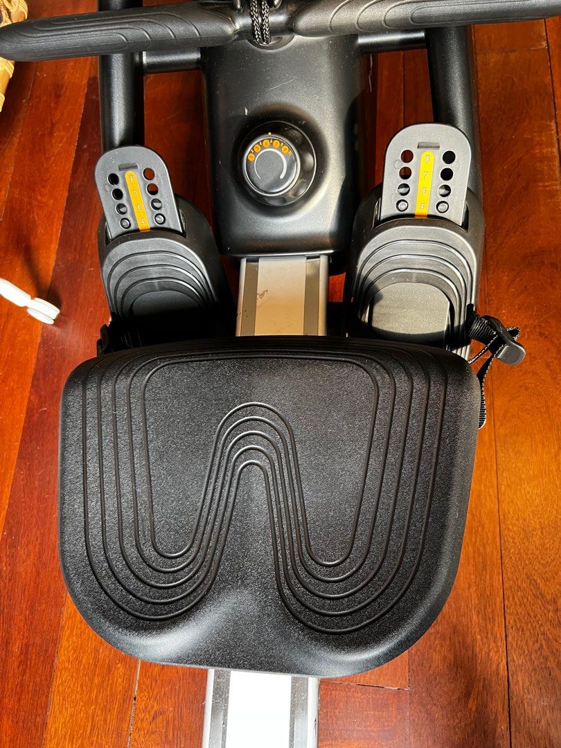 Matrix Magnetic Rower with console, Sports Equipment, Exercise ...