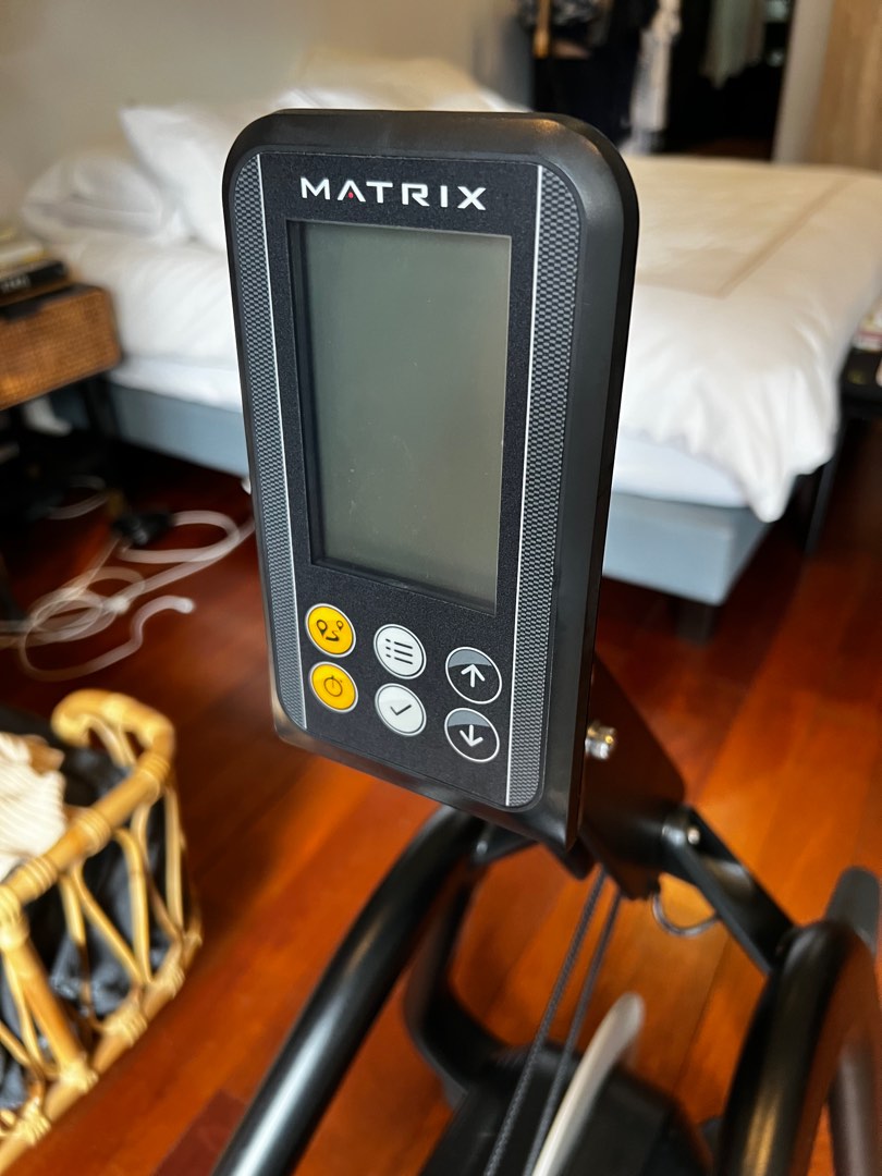 Matrix Magnetic Rower with console, Sports Equipment, Exercise ...