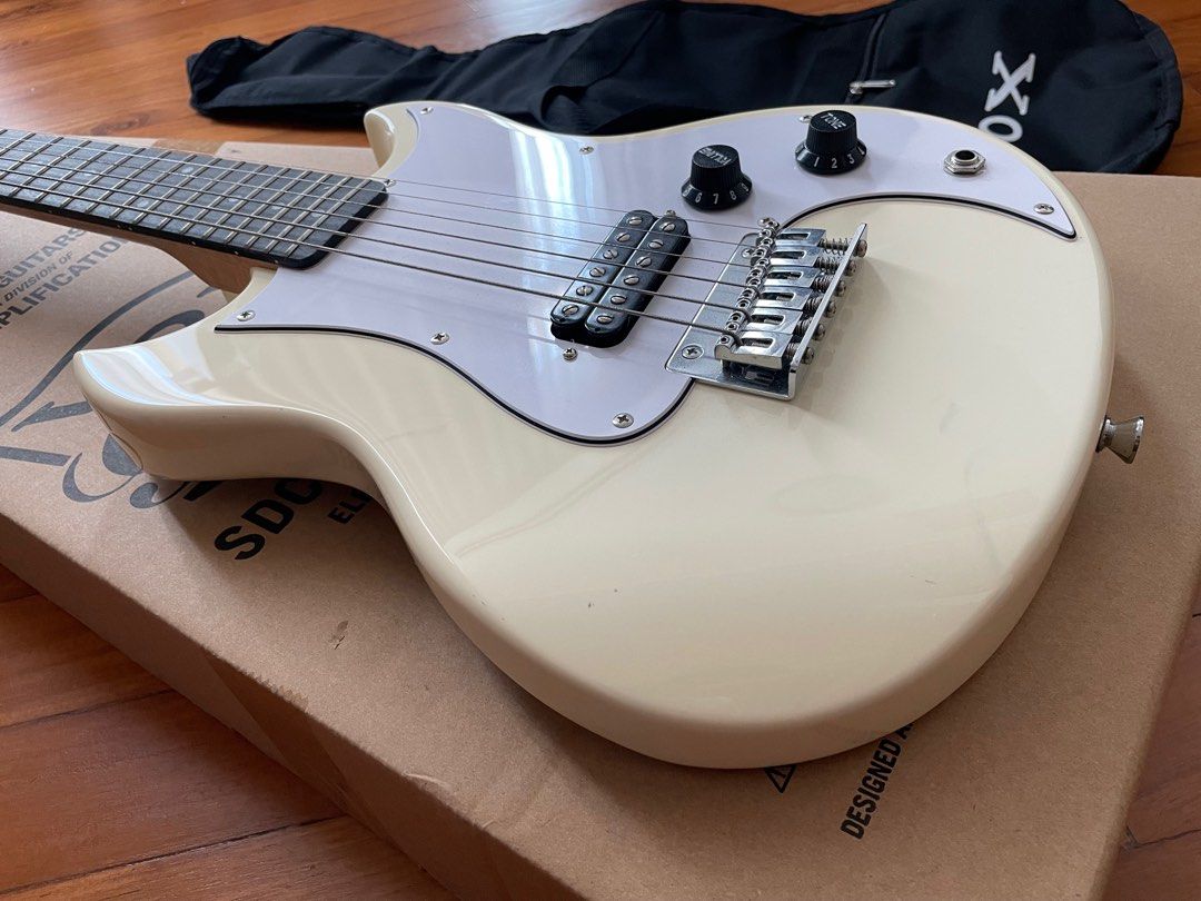 Mini Electric Guitar VOX SDC-1 mini WH, Hobbies & Toys, Music & Media ...
