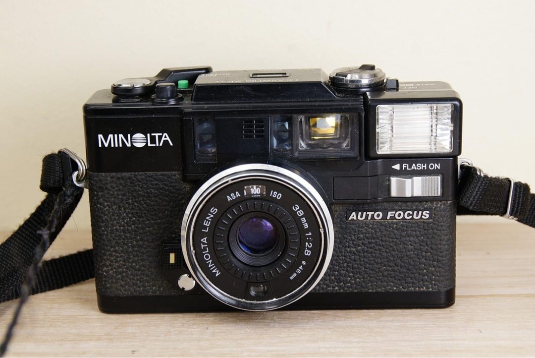Minolta Hi-matic AF2 Date Film Camera, Photography, Cameras on Carousell